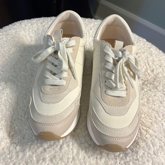 Universal Thread | Shoes | Womens Courtney Sneaker Universal Thread ...